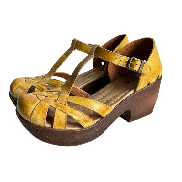 Jafa | Shoes | Jafa Tstrap Sandals Leather Clogs Sunflower 622 Platform ...